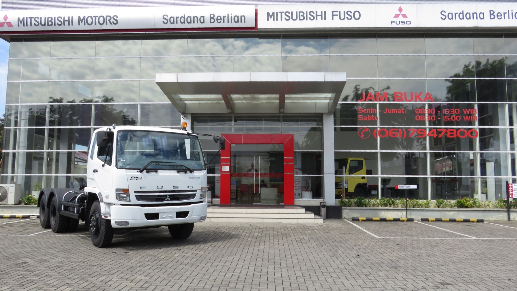 Ini Keunggulan Fuso Tractor Head Dibandingkan Kompetitor! | Sardana ...