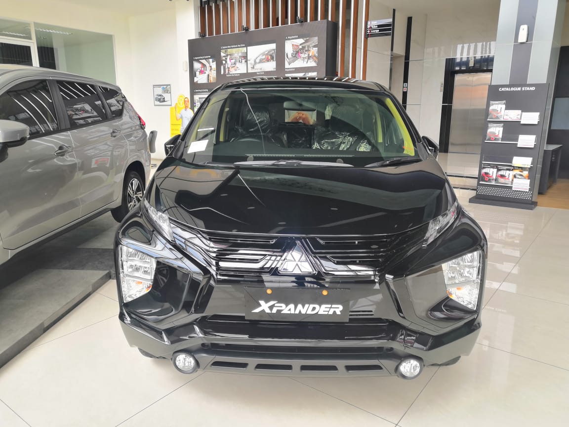 Pilih Mana Antara Xpander Rockford Fosgate Black Edition dan Xpander ...