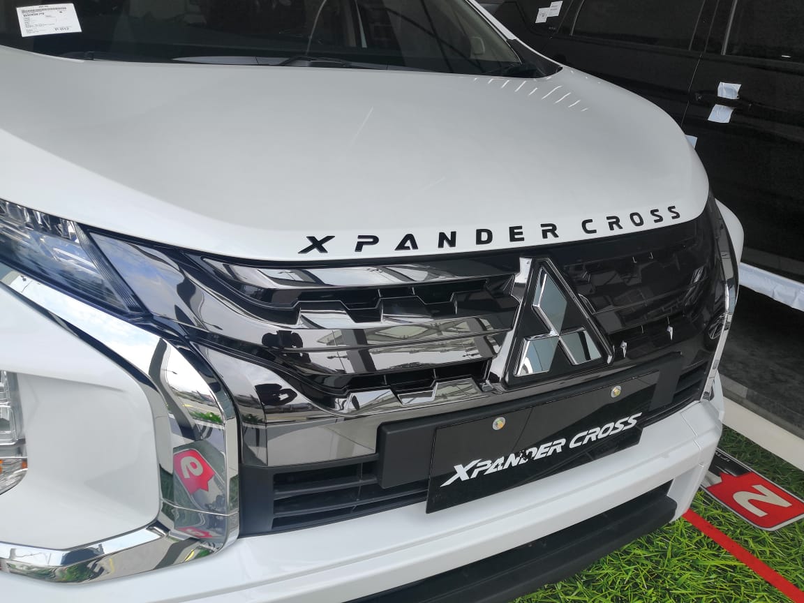 Lima Perbedaan Xpander Cross AT Premium dan Xpander Cross Rockford ...